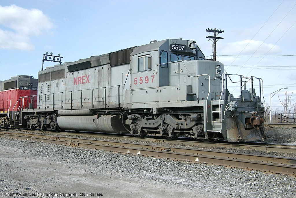 NREX SD40-2 5597
